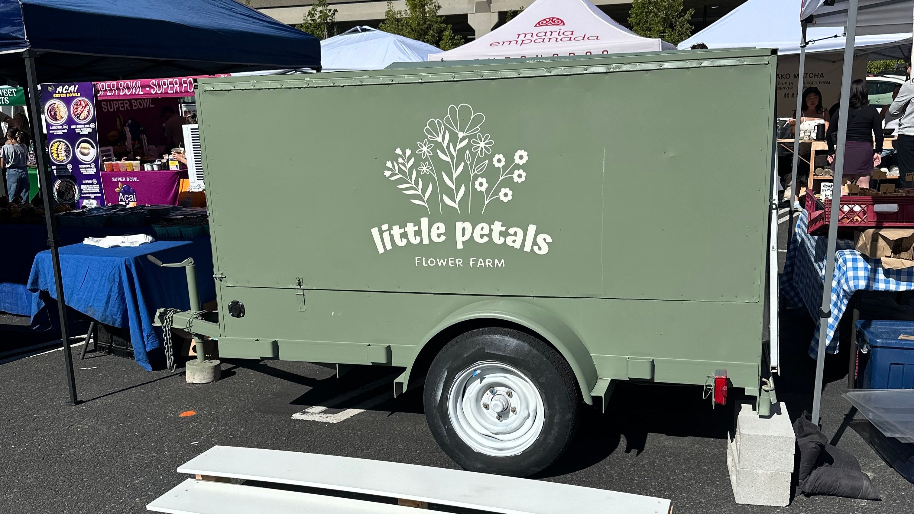 Market Stands – Little Petals Flower Farm